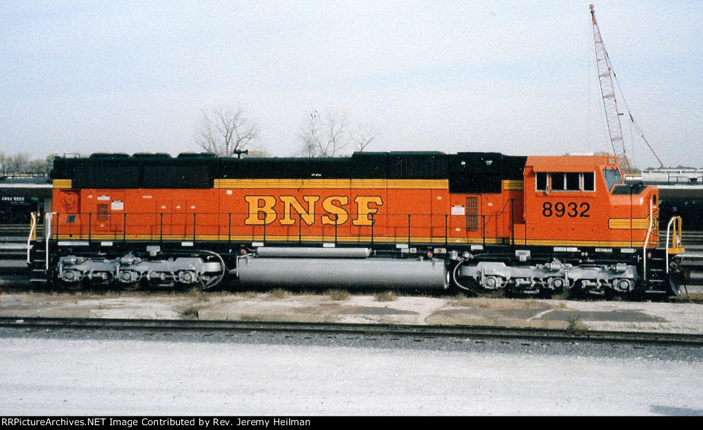 BNSF 8932 (1)